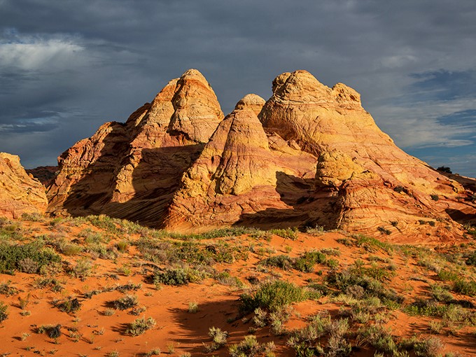 Who says the desert can't do winter wonderland? These snow-dusted formations look like Mother Nature's attempt at a festive holiday display.