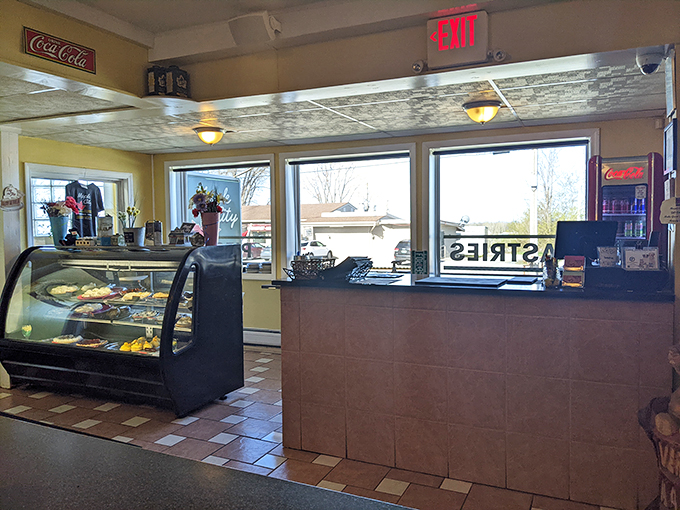 The heart of the diner! This counter has seen more stories unfold than a librarian. Pull up a seat and add your chapter.