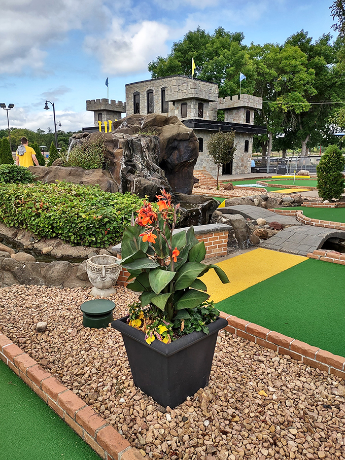 From castle turrets to blooming flowers, Lilli Putt's decor game is strong. It's like a fairytale come to life, with golf balls instead of glass slippers.