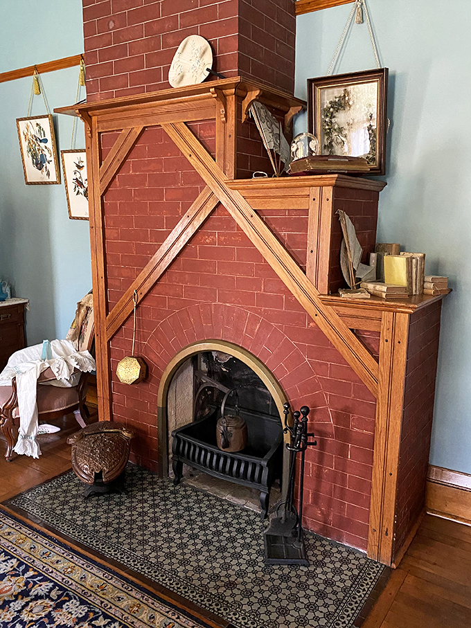 Fireplace goals! This hearth is so inviting, you'll want to curl up with a good book and forget about electricity.