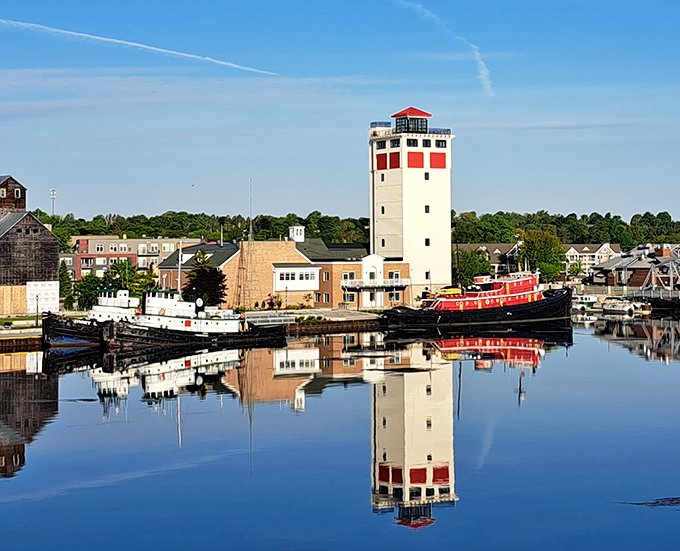 Ahoy, history buffs! This lakeside lighthouse is a beacon of maritime lore and Door County charm.