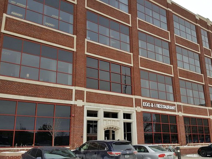 Egg-citement awaits! Where breakfast classics get the royal treatment in a no-frills setting.