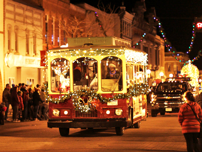 New Ulm&rsquo;s festive trolley rolls through with twinkling lights and warm smiles&mdash;a true holiday showstopper.