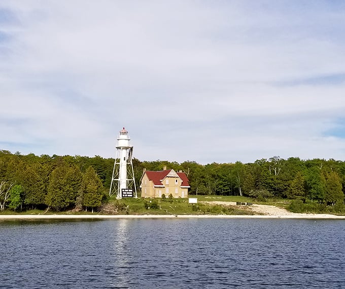 Road trip treasure hunt! These hidden gem lighthouses are the ultimate reward for intrepid travelers.