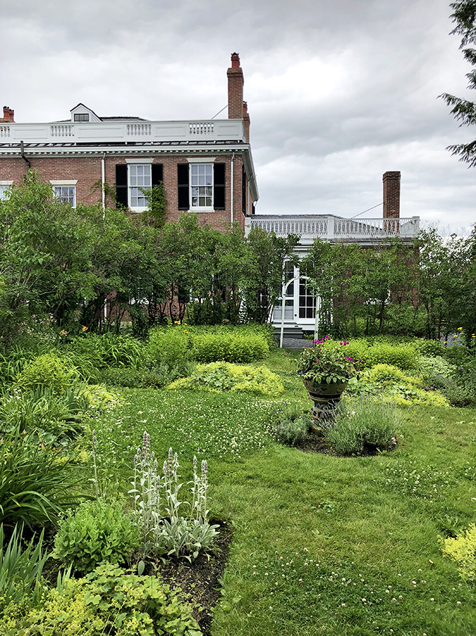 Prim and proper meets wild and free! It's like watching the Queen do the Macarena in a formal garden.