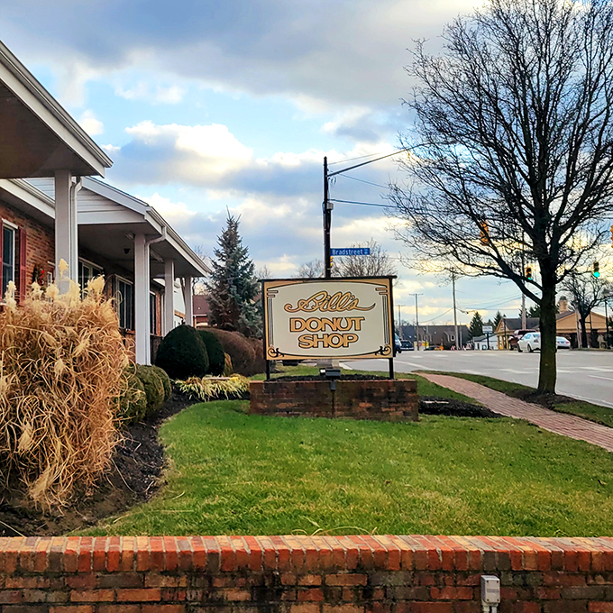 Road trip rule #3: The best adventures happen 24/7. Bill's is ready whenever your sweet tooth strikes!