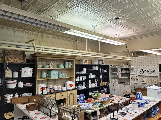 Kitchen dreams are made of these! From farmhouse chic to retro cool, this display has more personality than a dinner party hosted by Julia Child.