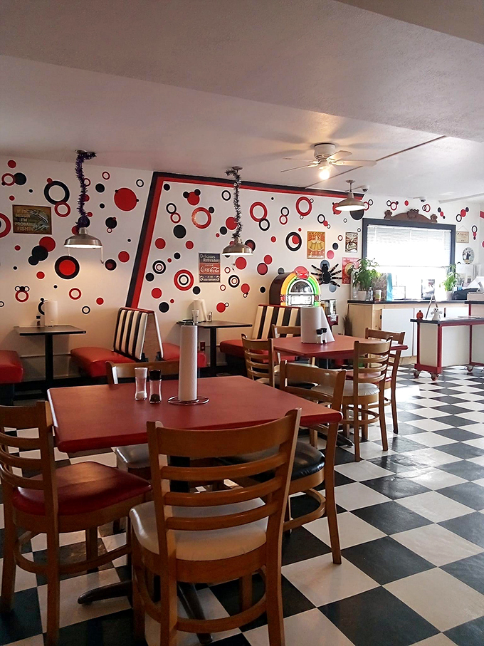Red, white, and delicious all over. This retro-fabulous dining room is where calories don't count and joy is always on the menu.