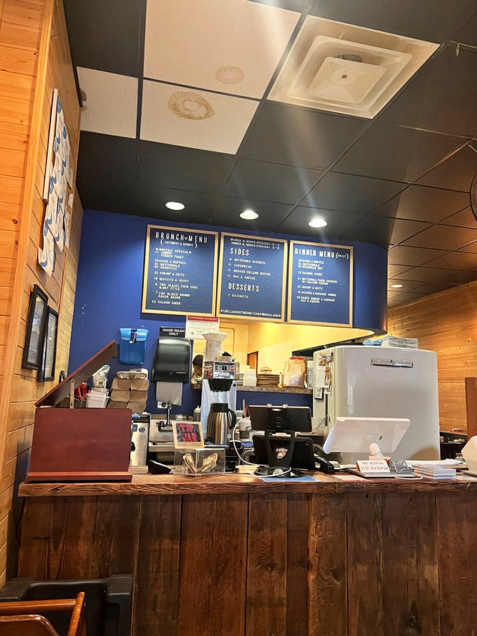 Order up! The counter area buzzes with activity, promising delicious things to come. Can you smell the Southern spices?