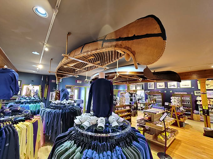 Souvenir central or nautical boutique? Either way, this gift shop is where wallets come to take a dive.