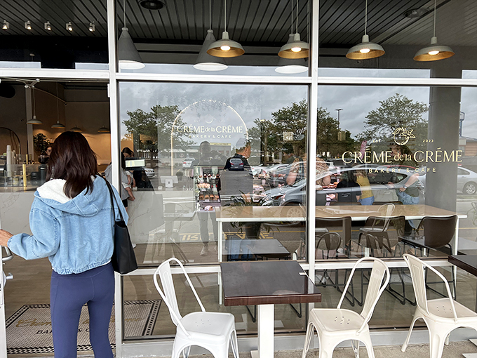 Al fresco feasting at its finest! This outdoor seating area is perfect for people-watching and pastry-munching in equal measure.