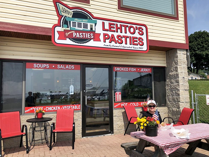 Alfresco feast alert! Lehto's outdoor seating area is the perfect spot to savor your pasty while people-watching.