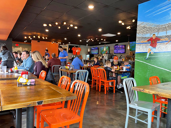 Happy diners, smiling faces – Sammy's isn't just serving food, it's dishing out joy by the plateful. Can you feel the love tonight?