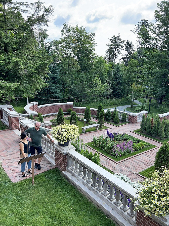 Garden goals, anyone? This meticulously manicured masterpiece puts my window box to shame.
