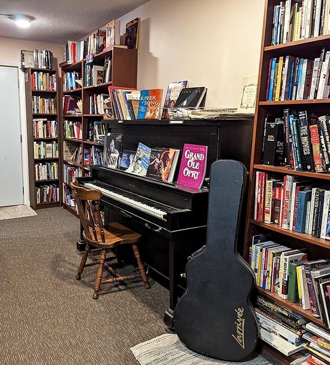Music meets literature in perfect harmony. This piano corner hits all the right notes for book and music lovers alike.