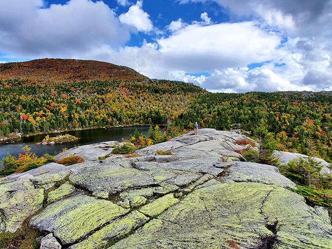 Rocky outcrop or nature's infinity pool? Either way, this view is serving up a feast for the eyes.