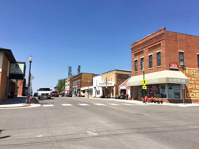 Downtown Harmony in the sunshine: Where hardware stores are hip and parking is always free. It's like Mayberry, but with better coffee.