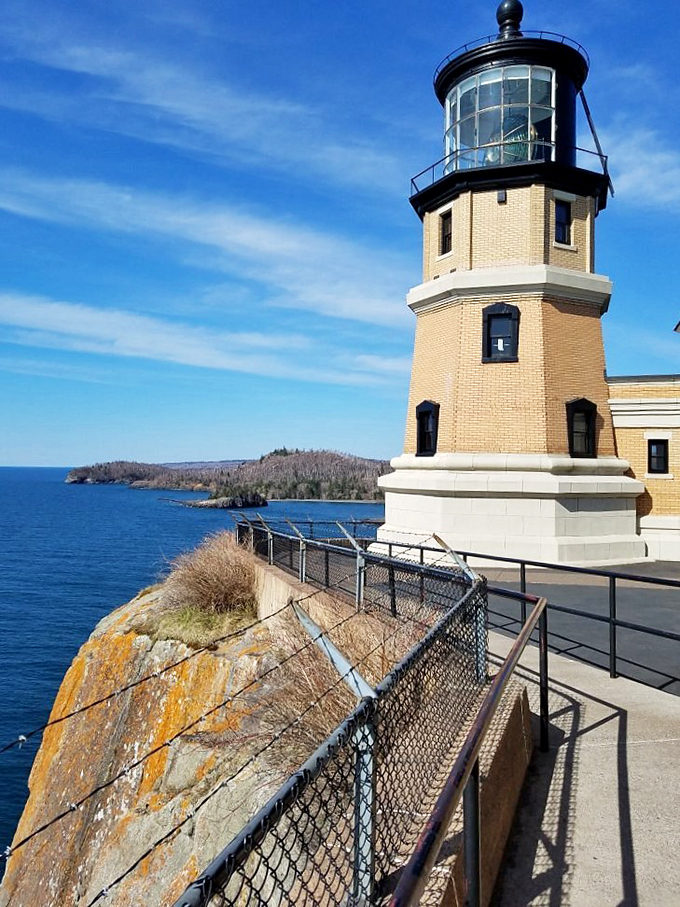 Living on the edge: Split Rock's viewing area offers thrills and chills. It's like the Grand Canyon, but with more Great Lakes and fewer donkeys.