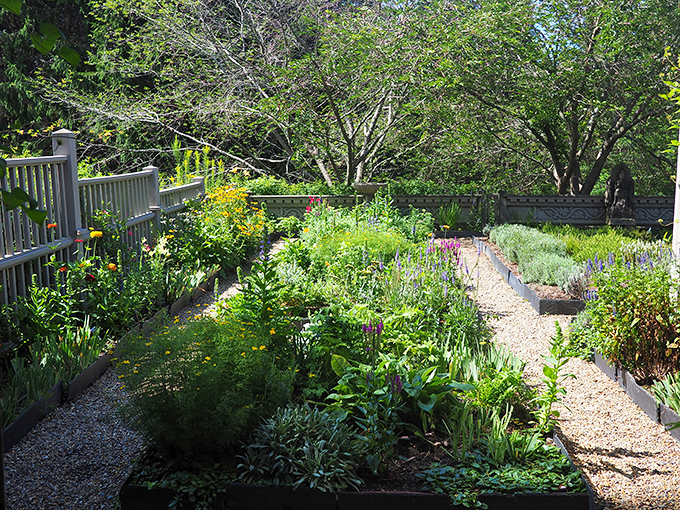 Floral finale in Bar Harbor! Cap off your Maine odyssey with this blooming beautiful destination.