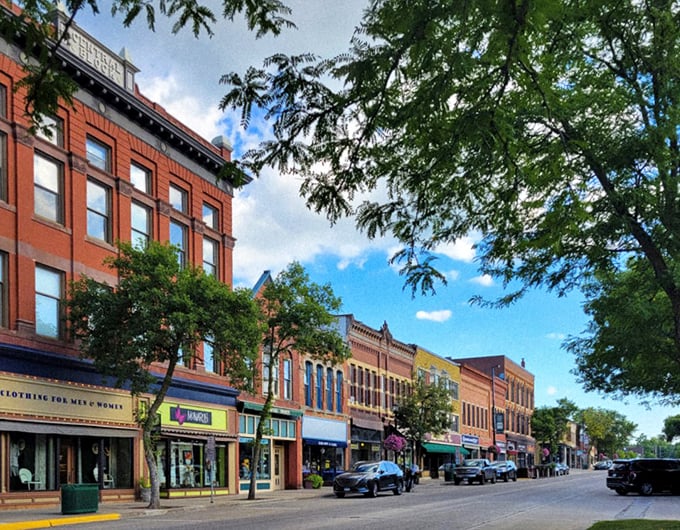 Northfield: Where academia meets small-town charm. It's like Hogwarts, but with more cornfields and fewer owls.