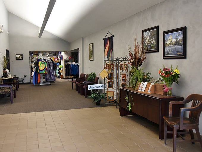 Art fit for a king's gallery. These paintings and decorations add a touch of Renaissance flair to your castle adventure.