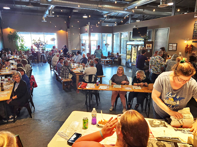 Judy Garland fans unite! This lively gathering proves there's no business like show business... appreciation.