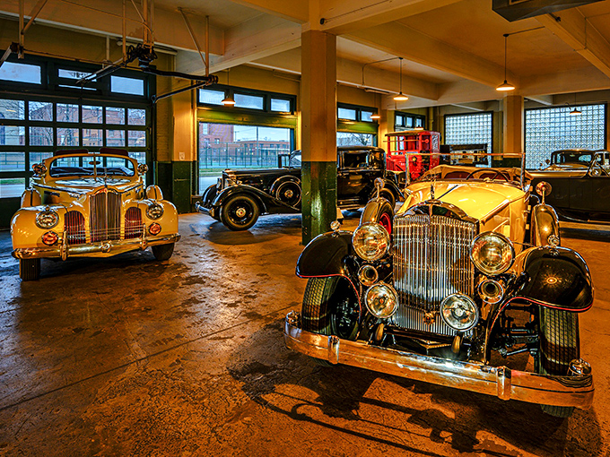 Golden hour for golden oldies! These vintage beauties aren't just parked; they're basking in the glow of admiration, soaking up the spotlight they so richly deserve.