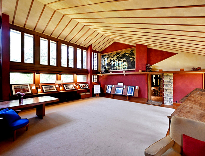 Where ideas were born and buildings were dreamed. This room has witnessed more 'aha' moments than a lightbulb factory.