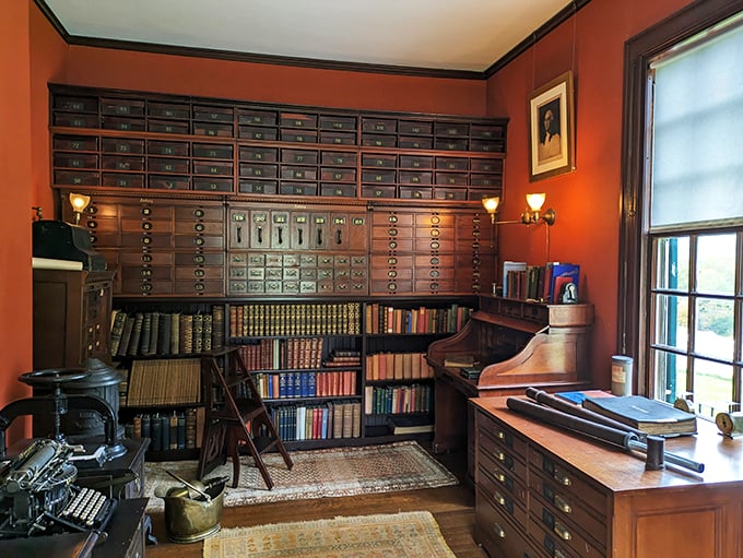 Bookworm's paradise alert! This library makes me want to curl up with a good book and pretend I'm solving 19th-century political crises.