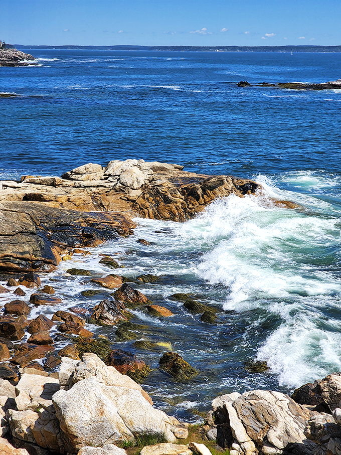 Rock and roll, Maine style! These geological headbangers have been putting on a show for millions of years – no tickets required.