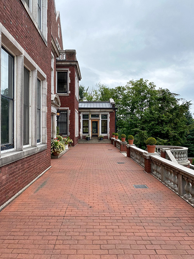 The terrace: where fresh air meets fresh gossip. I can almost hear the clink of teacups and whispered secrets.