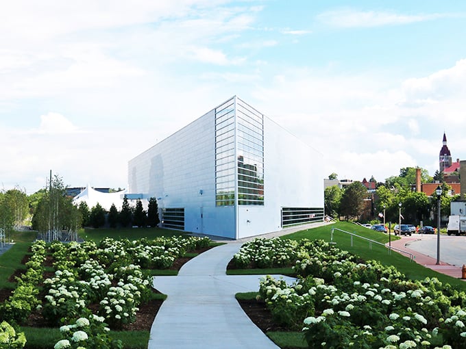 Canvas the state's artistic heritage in this sleek, modern gallery. It's a masterpiece of museum design!