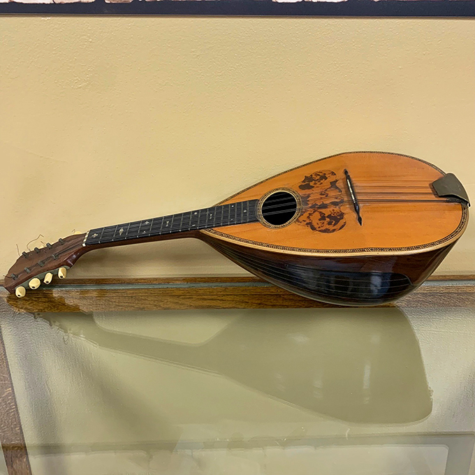"Strings attached, in the best way possible." This mandolin is ready to serenade you with tales of prairie troubadours and frontier melodies.