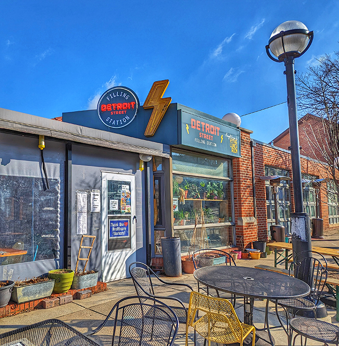 Outdoor seating that's prettier than most people's gardens. Your plants at home are getting jealous just looking at this.