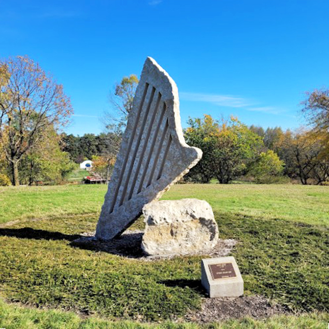 Rock on! This stone harp sculpture brings music to your eyes, if not your ears.