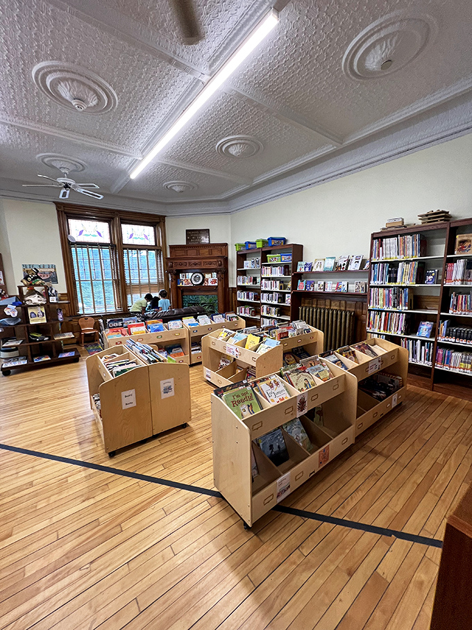 Watch your step! This line isn't for hopscotch &ndash; it's a literary tightrope between two nations. Balance your reading list accordingly.