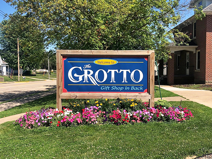 "Gift shop in back" - because after all this rock-gazing, you'll definitely need a souvenir. Perhaps a pet rock to take home?