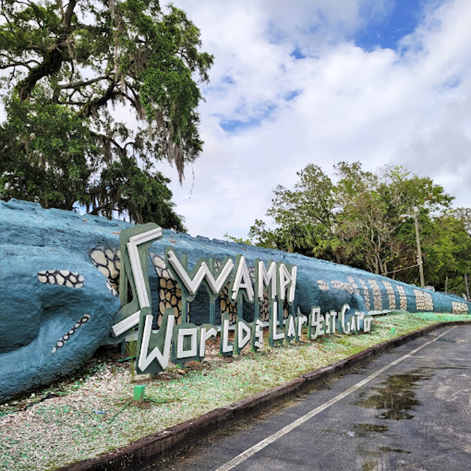 Swampy's got a message for you! This concrete colossus isn't just an attraction, it's Florida's quirkiest roadside philosopher.