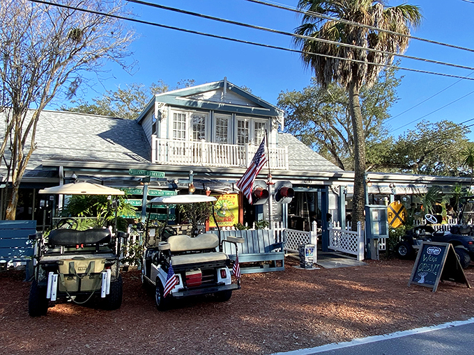 The exterior view that says, "Come on in, the seafood's fine!" Molly Goodhead's is like a siren call for hungry sailors and landlubbers alike.
