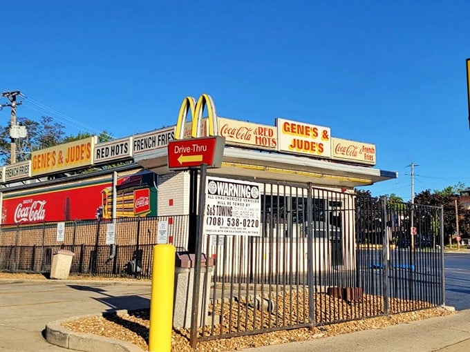Even in the chill of a Chicago evening, Gene & Jude's neon sign beckons like a lighthouse guiding hungry sailors home