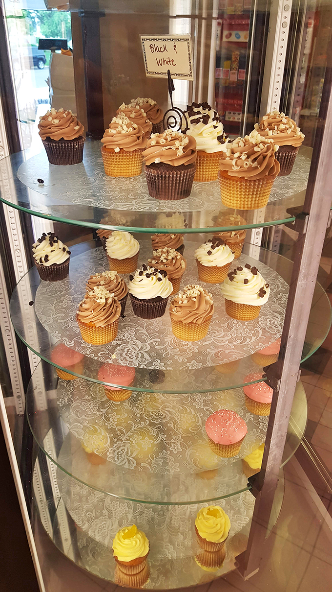 Cupcakes that belong in an art gallery. These swirled beauties are almost too pretty to eat... almost.