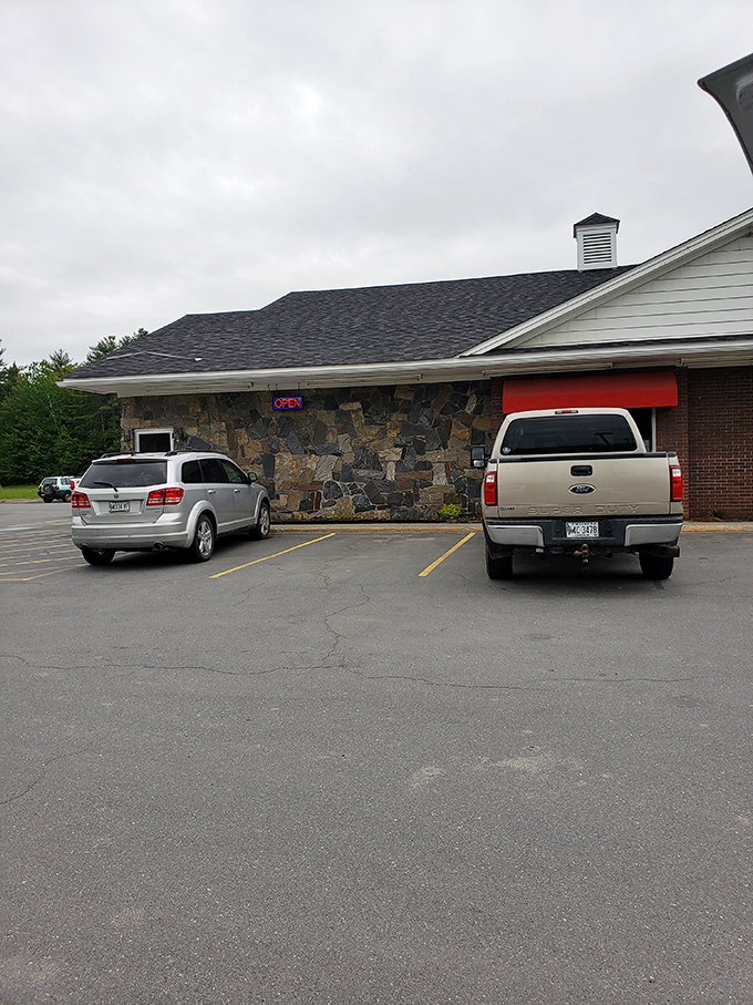 No fancy valet needed here. Just good old-fashioned parking for good old-fashioned food. Simple pleasures at their finest!