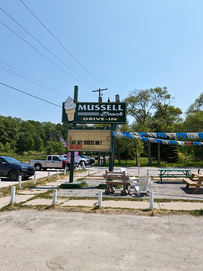 Follow the sign to happiness! Mussell Beach's iconic marker points the way to a world of retro charm and modern flavors.