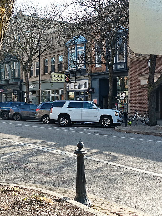 Small town charm meets big flavor. The Windmill Restaurant stands ready to welcome hungry travelers and locals alike.