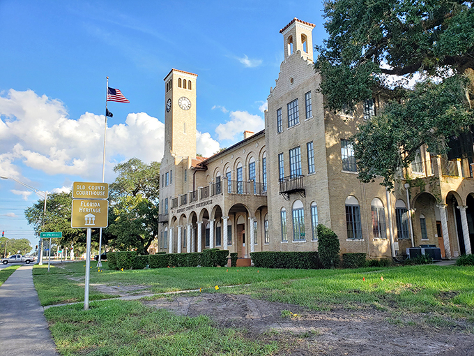 Justice is served... with a side of architectural beauty. LaBelle's courthouse: Where even parking tickets look glamorous.