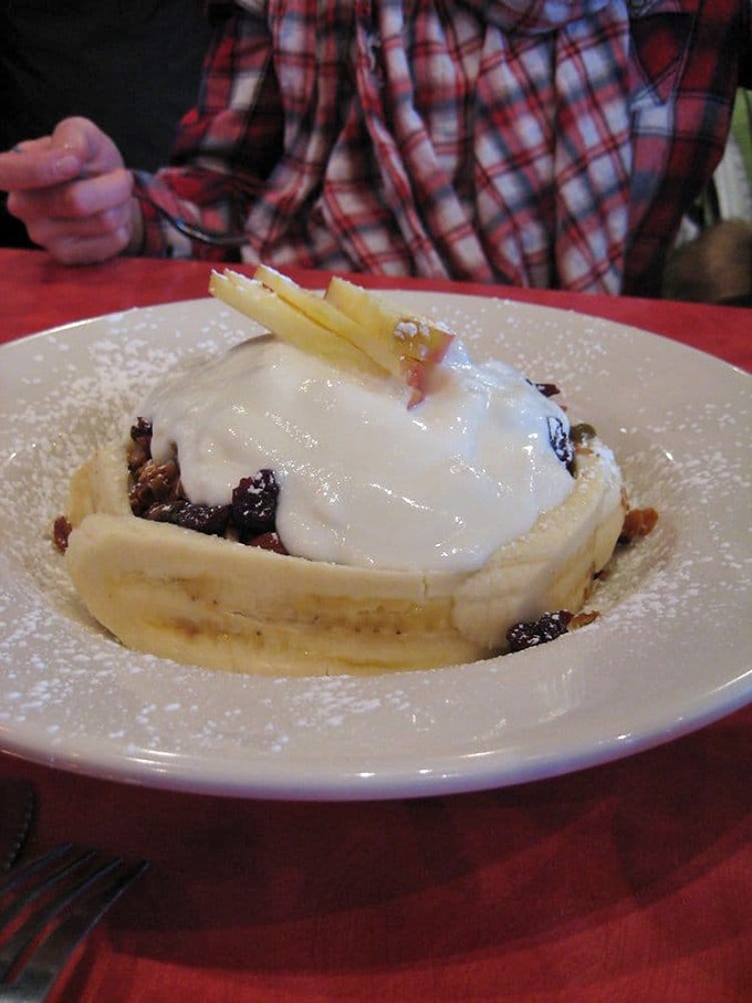 Not your average school lunch! This artful arrangement of fruit and cream is like a still life painting you can eat.
