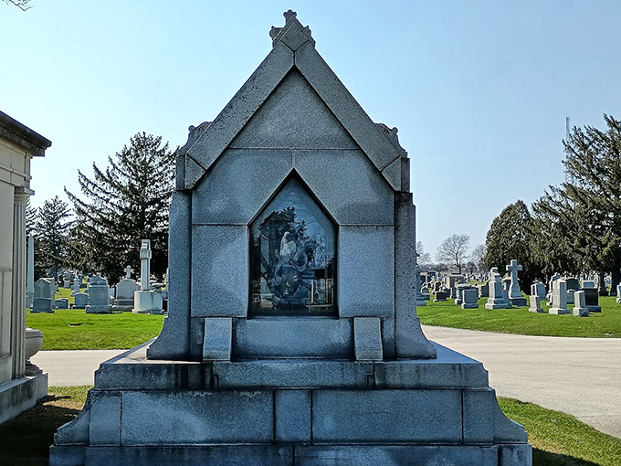 Mount Carmel Cemetery: The "Godfather" of cemeteries. More mob connections than a 1920s speakeasy, but significantly quieter.