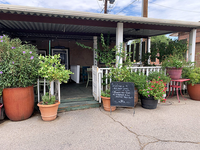 Welcome to grandma's porch&mdash;if grandma had a green thumb and a flair for rustic chic!