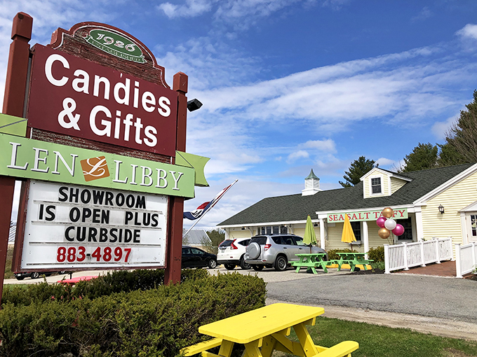 Sweet dreams are made of this! Len Libby's charming facade promises a sugar rush that'll make your inner child do cartwheels.