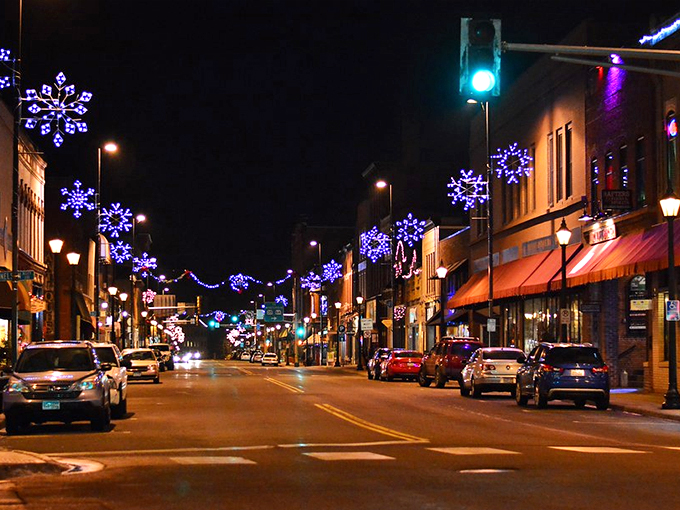Cruise into Christmas central! Stillwater's Main Street is a dazzling pit stop on your holiday road trip, guaranteed to fill your tank with festive cheer.